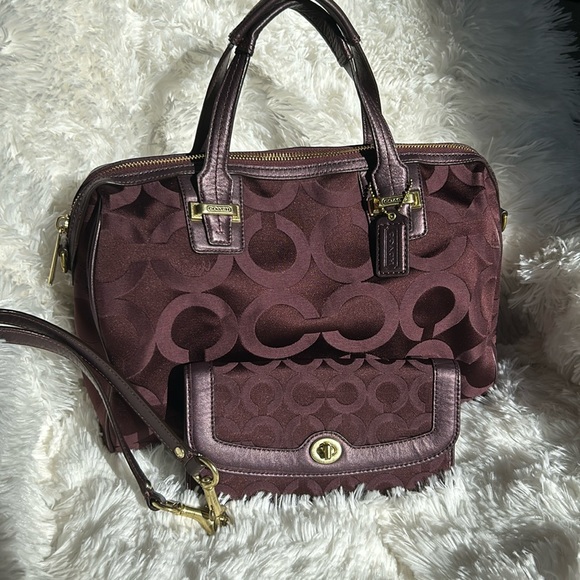 Coach | Bags | Eeuc Coach Taylor Handbag With Matching Wallet Signature ...